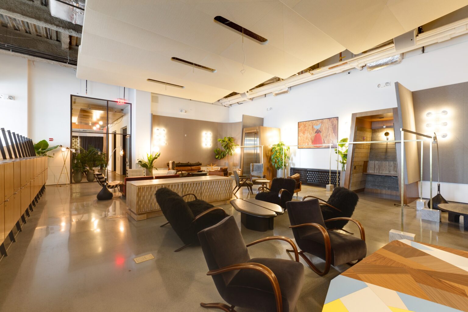 Empire Amenity Lounge